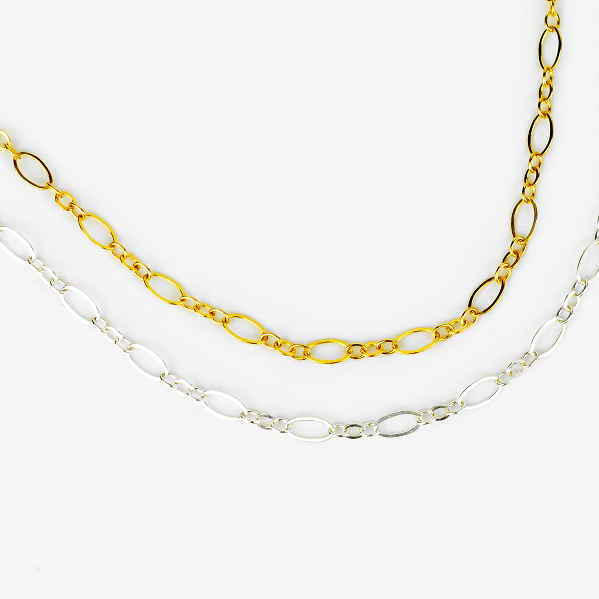 Dainty Gold or Silver Loop Chain Bracelet - Danique Jewelry